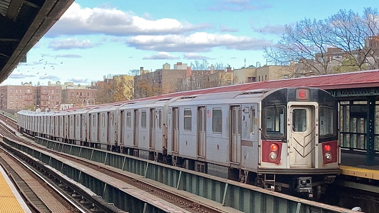 MTA NYCT : a Woodlawn bound R142A (4) arrives and departs @ Moshulo ...