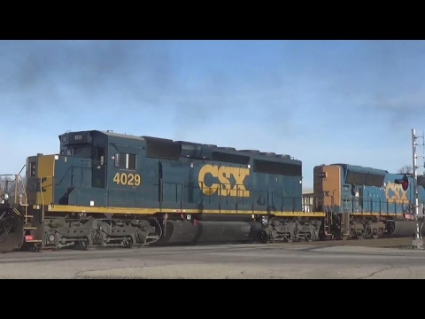 CSX 4554- SD70MAC w/ SD40-3, Terre Haute, IN - YouTube