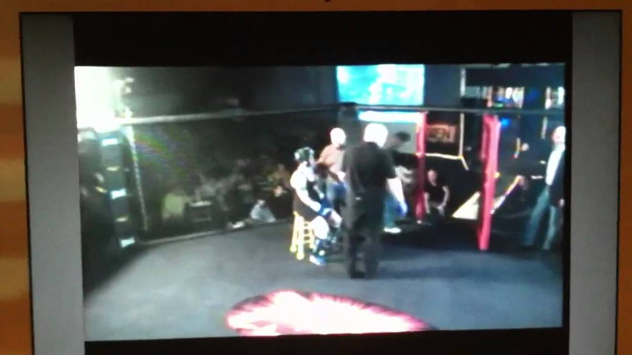 Molly Dupertuis vs Lashanda Williams - YouTube