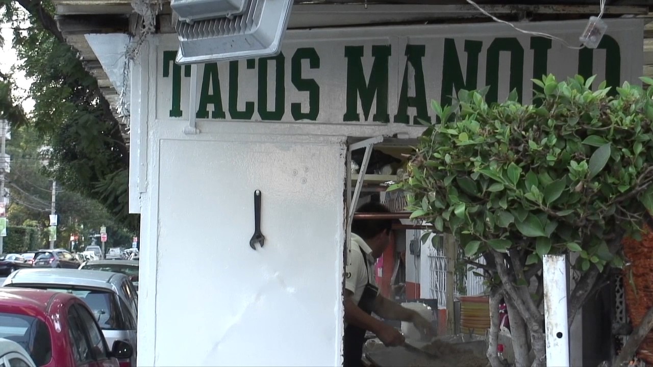Culinary Backstreets Visits: Tacos Manolo in Mexico City - YouTube