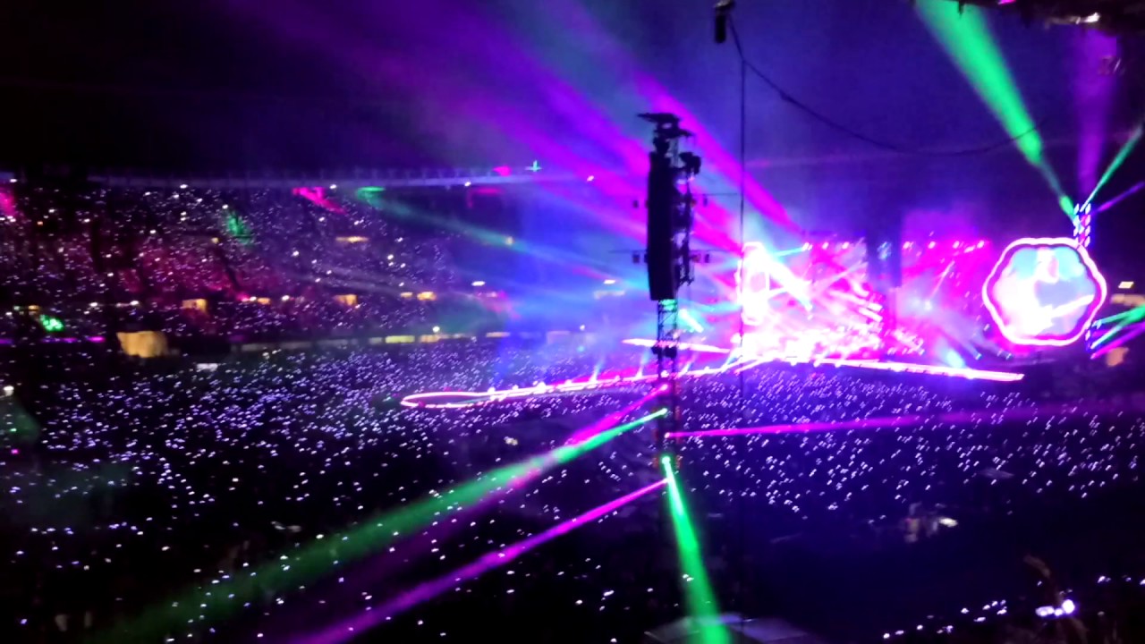 Coldplay live in Vienna | A Sky Full of Stars | 11.06.2017 - YouTube