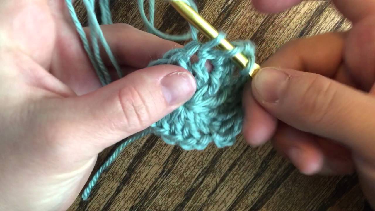 Second round granny square pixel crochet - YouTube