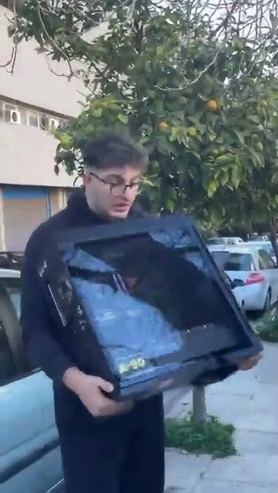 Φάρσα σε Σαταμο απο Its Only Youtube