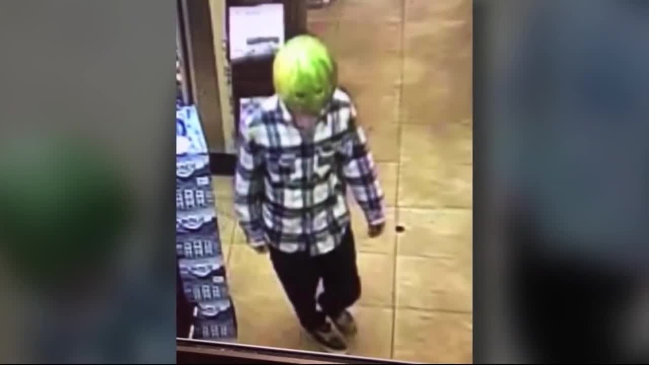 Video Extra: Watermelon Bandits - YouTube