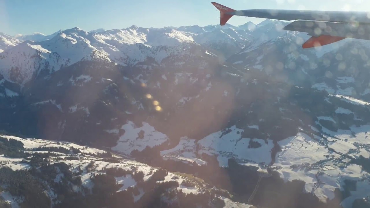 Easyjet flight Innsbruck approach and landing with beautiful scenery ...