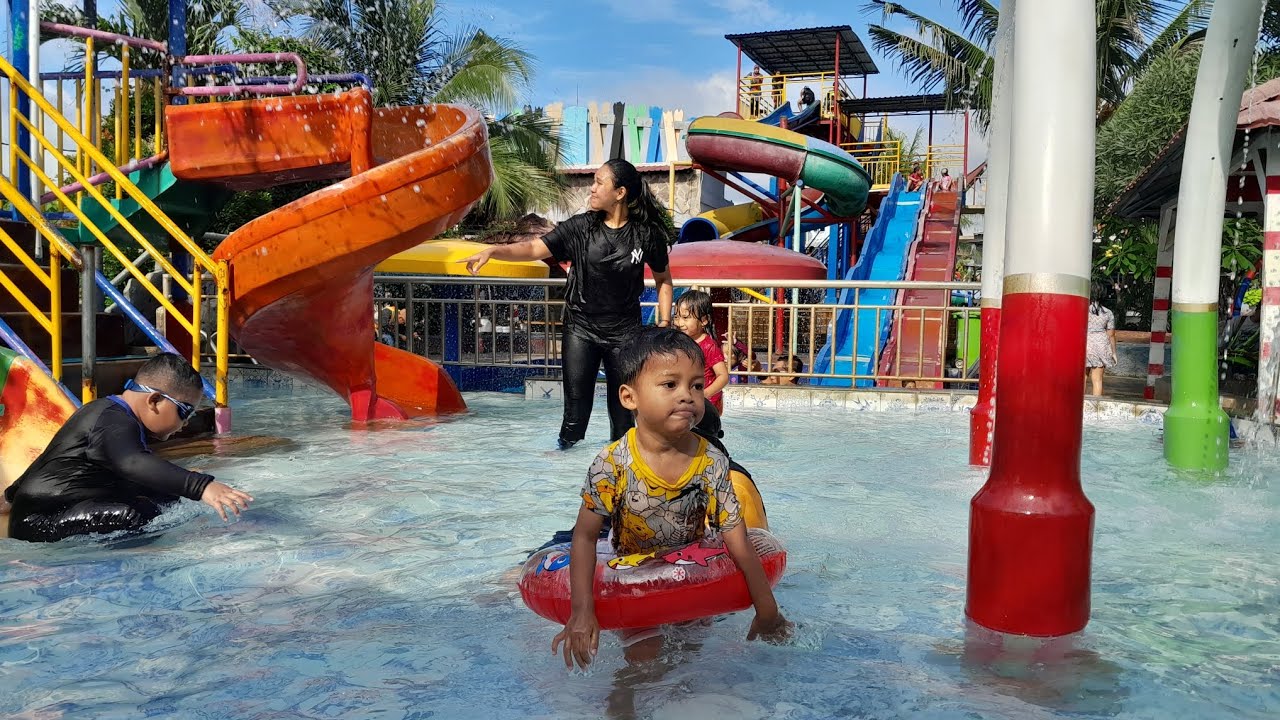 Renang seru di Aqualand Serang - YouTube