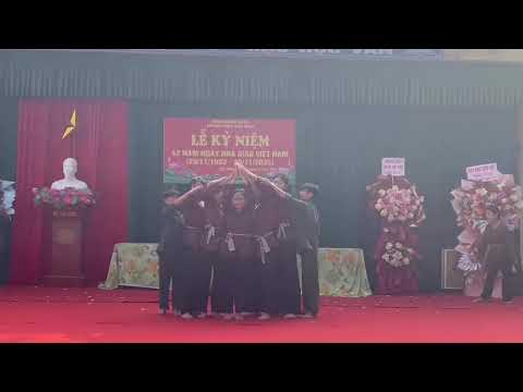 Văn nghệ 20 11 múa 7c giải ba - YouTube