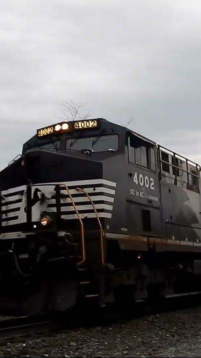 NS #4002 Leading a NS Coal Train! #norfolksouthern - YouTube