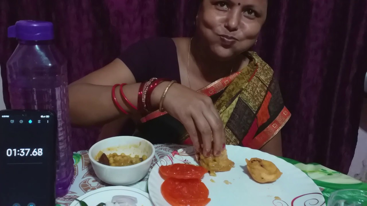 Mom eat some samosa , wada , nd aloo bonda#@ - YouTube