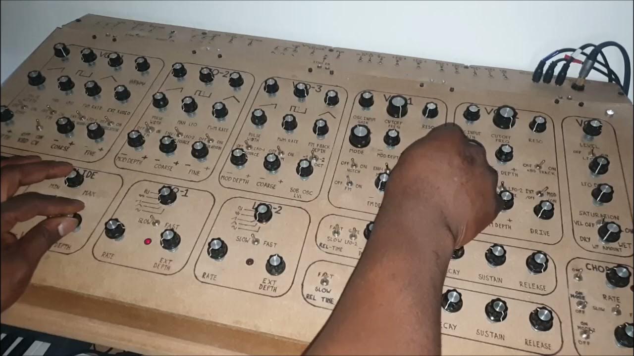 DIY analog synth Project . ( A near 30 minuite noodle on the Ad-vantage 03m. - YouTube