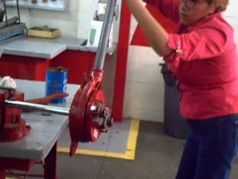 Uso de la Tarraja, cecati 11 - YouTube