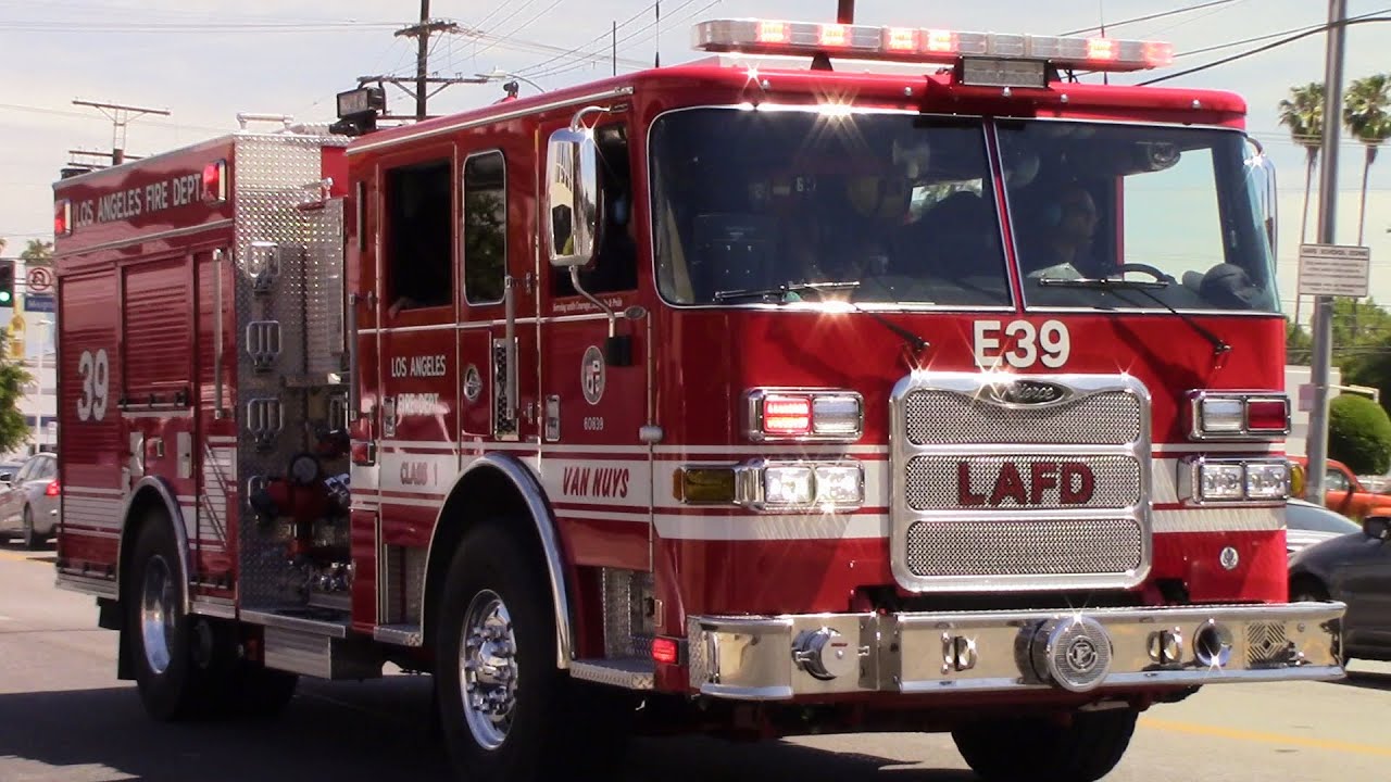 LAFD Engine 39 Responding - YouTube