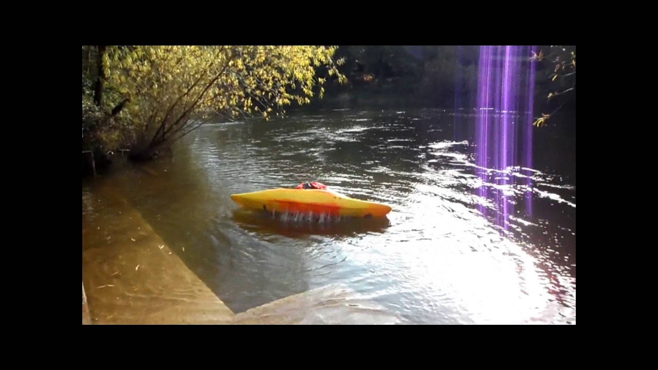 Kayak rolling and aliens on the Wye - YouTube