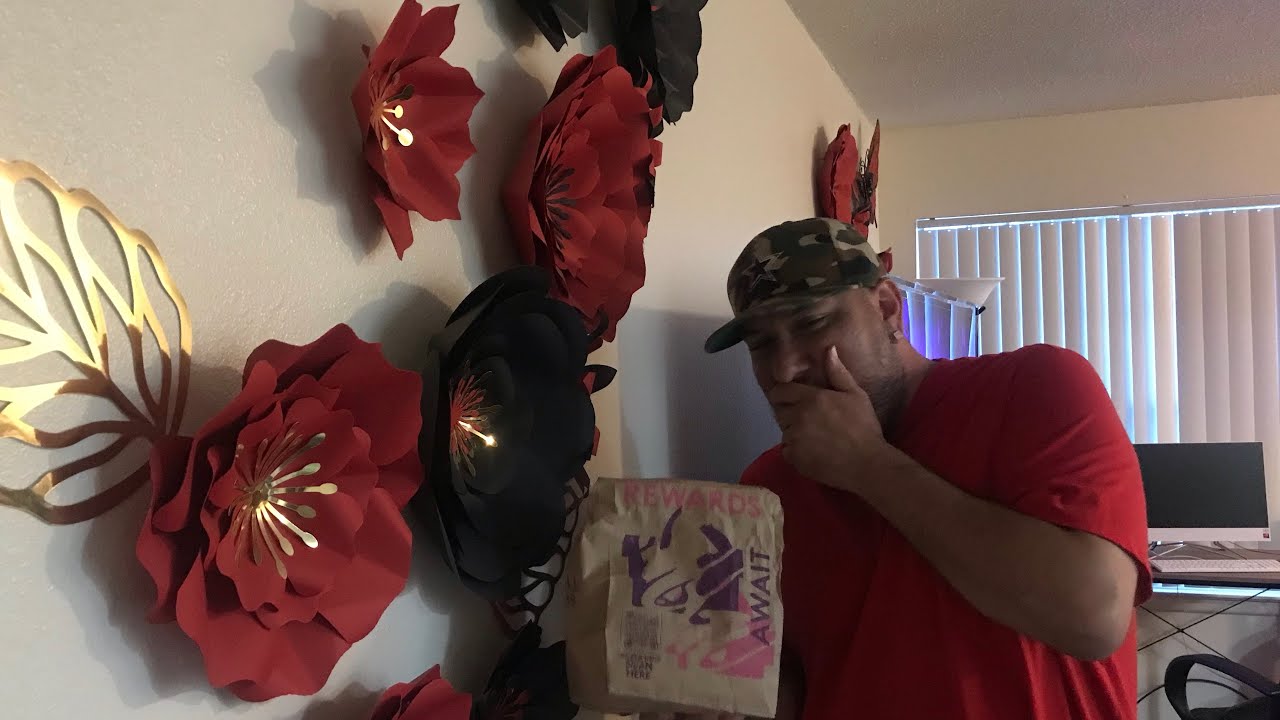 Taco Bell’s new rolled chicken taco deluxe box - YouTube