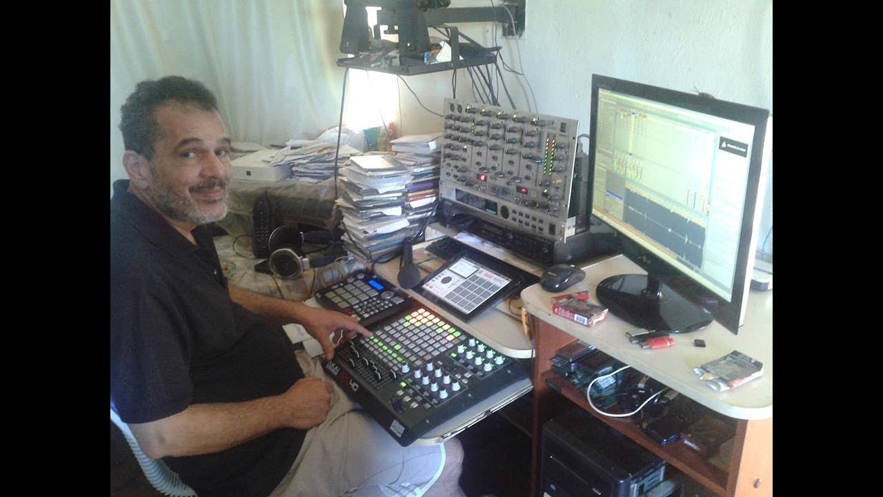 Adam Marano _Shadows of Love freestyle remix djantoniomix-rj - YouTube