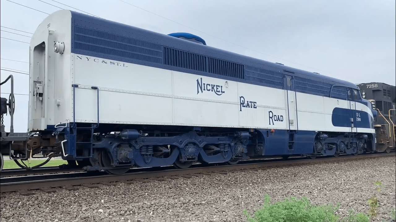 DL 190 on a W4G through Mishawaka - YouTube