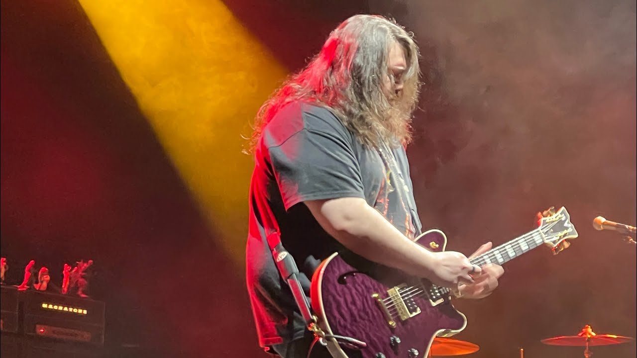 Mammoth VH at Wembley Arena - Another Celebration At The End Of The ...