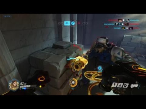 Overwatch: sitting Widowmaker