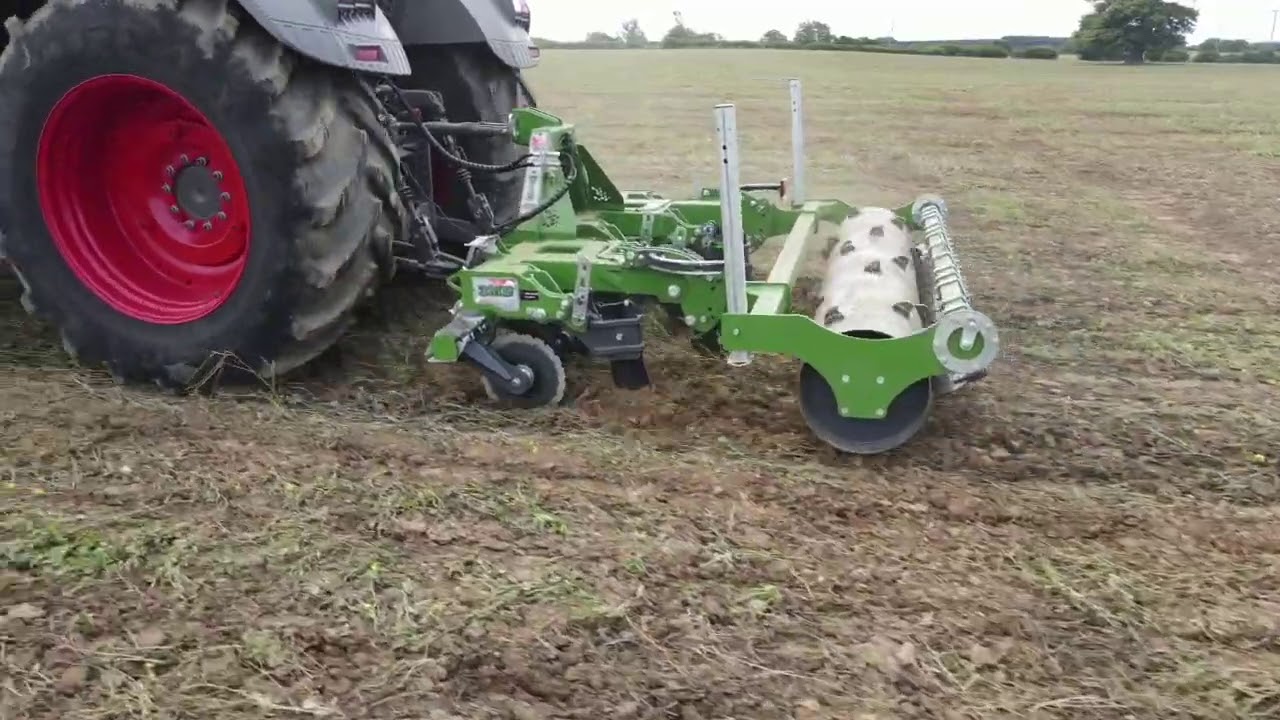 AGRIWELD - 3m MIN-DIS Low disturbance Subsoiler - Fendt - YouTube