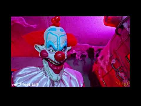 Killer Klowns from Outer Space Animatronic at Spirit Halloween - YouTube