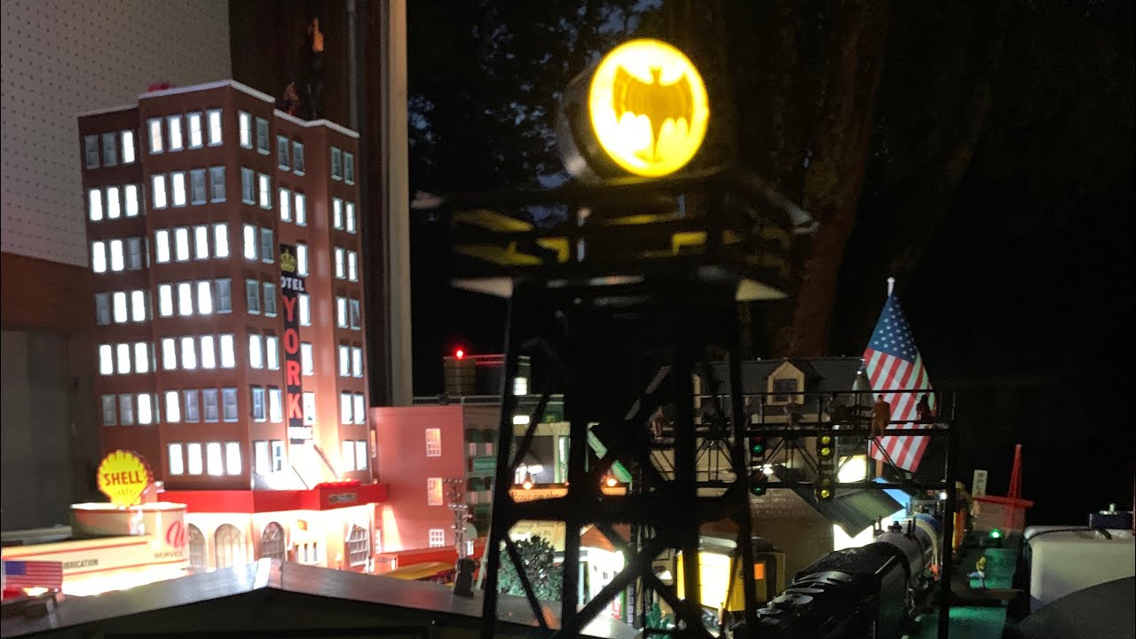 POW! BAM! SHART! Meet @LionelModelTrains Batman Rotary Beacon! - YouTube