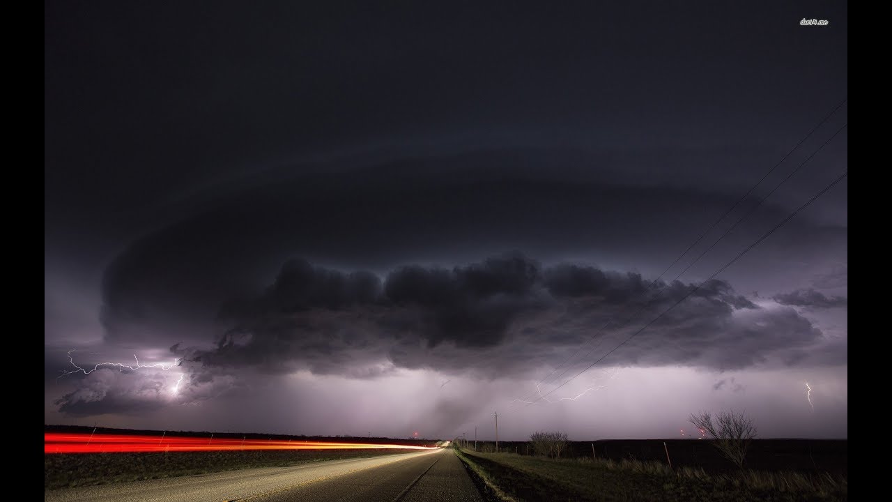OMG!!! This is what it feels like to be inside a Supercell Storm ...