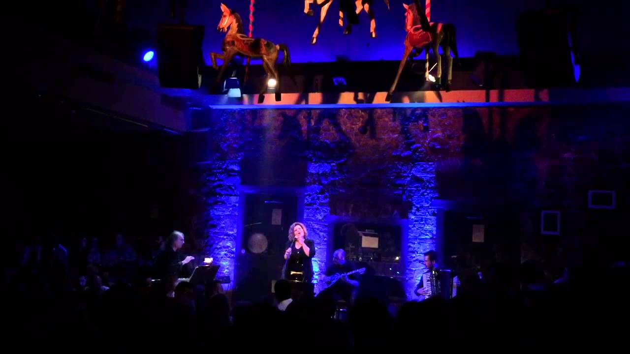 Γιωτα Νεγκα @ odos-oneiron - Γυαλινος κοσμος - YouTube