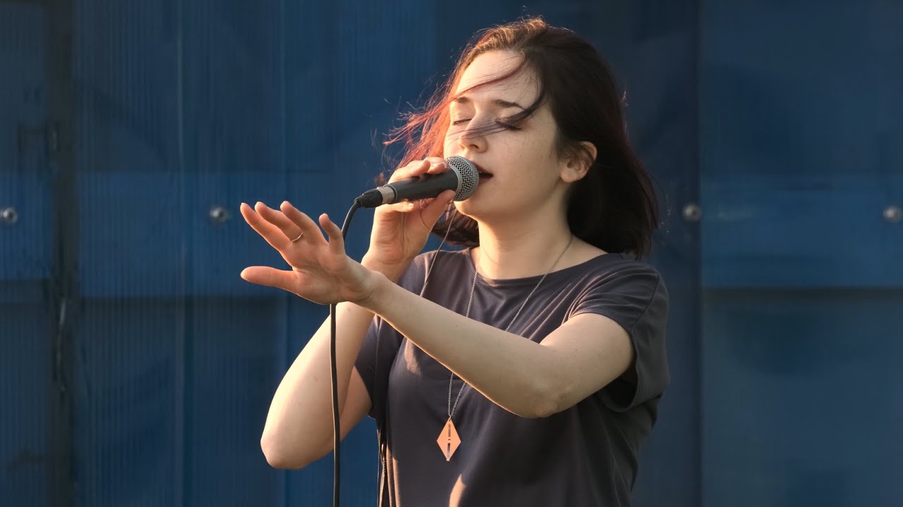 Sonya Singleton - Каждый раз (Монеточка cover) LIVE - YouTube