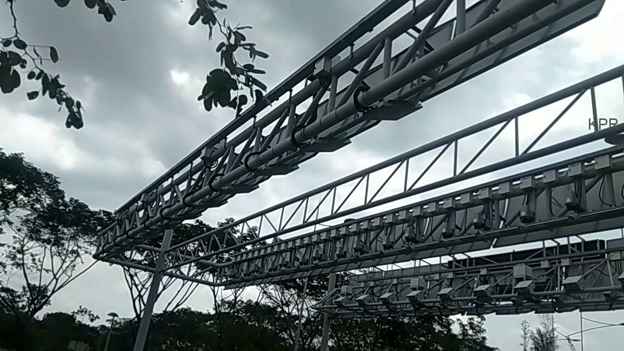 AMAZING Automated TOLL GATE fee collector technology no need of labours ...