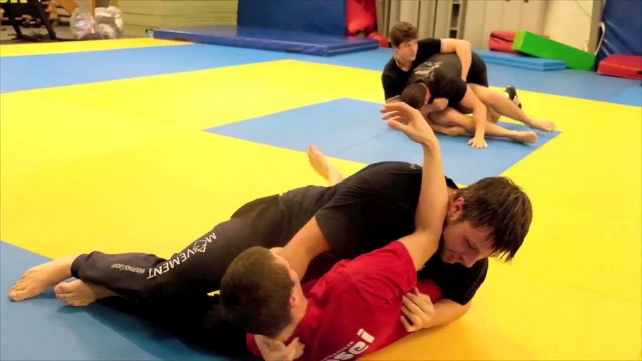 Kamp og bevægelse / Fight and movement - YouTube