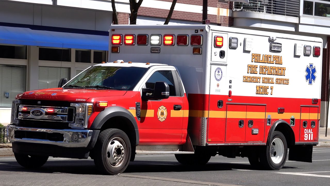 Philadelphia Fire Department Medic 7 Responding - YouTube
