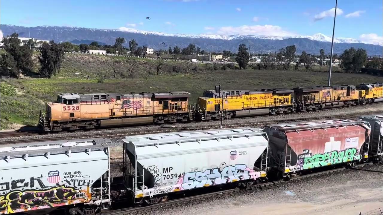 UP 5528 Leads Westbound Manifest Train at West Colton Yard - YouTube