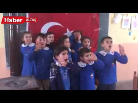 MİNİK ÖĞRENCİLERDEN İŞARET DİLİYLE İSTİKLAL MARŞI