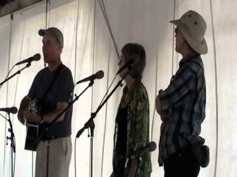 Jerry Bryant with Pint and Dale perform the Ballad of Harbo and ...