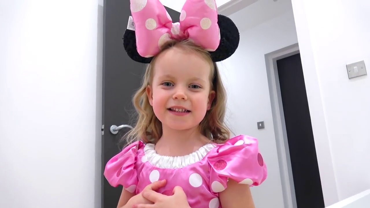 Kinderlieder - Top-Songs für Kinder Gaby and Alex Having Fun in ...