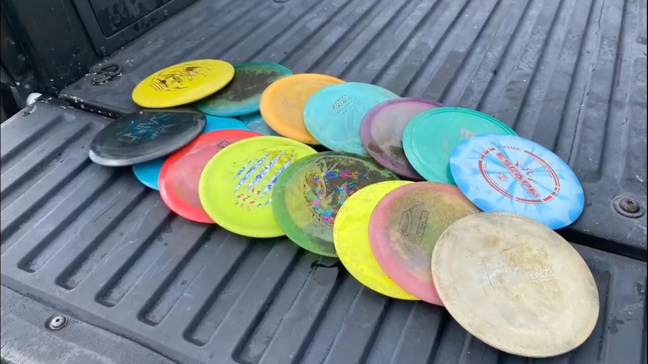 Hunting for Frisbee discs in a lake - YouTube