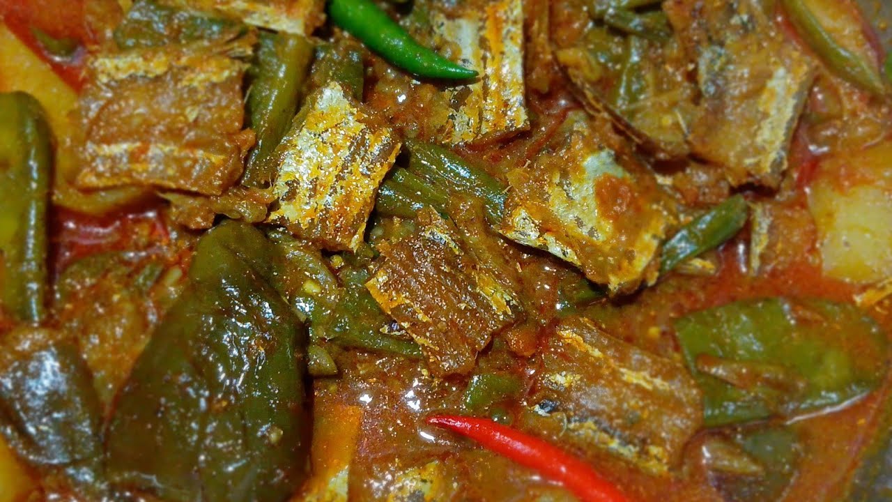 বেগুন দিয়ে ছুরি শুটকি রান্নার সহজ পদ্ধতি / Churi Shutki Easy Recipe ...