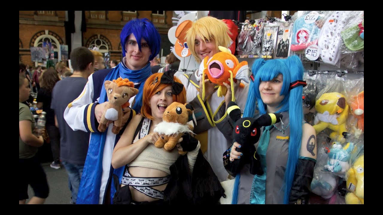 Comic Con Manchester 2014 - Group Vocaloid Cosplay! - YouTube