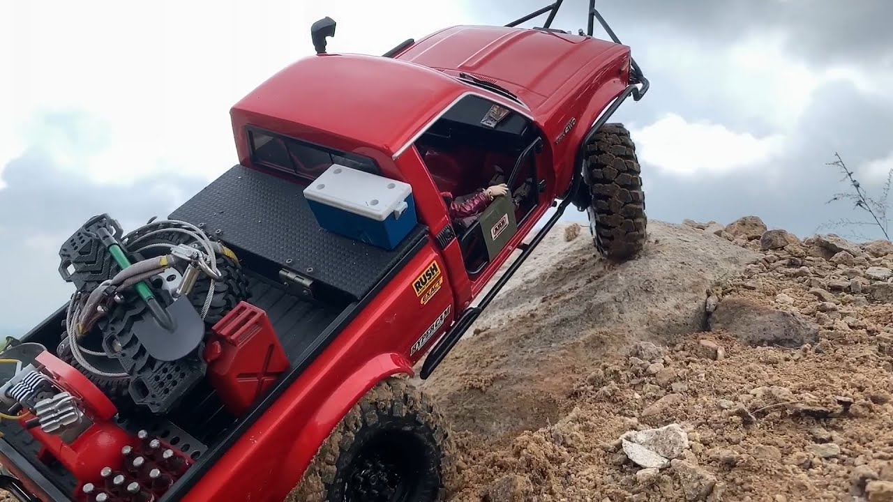 1/10 Scale RC Car : Custom Hilux & RC4WD Chevrolet K-5 Blazer Off road ...