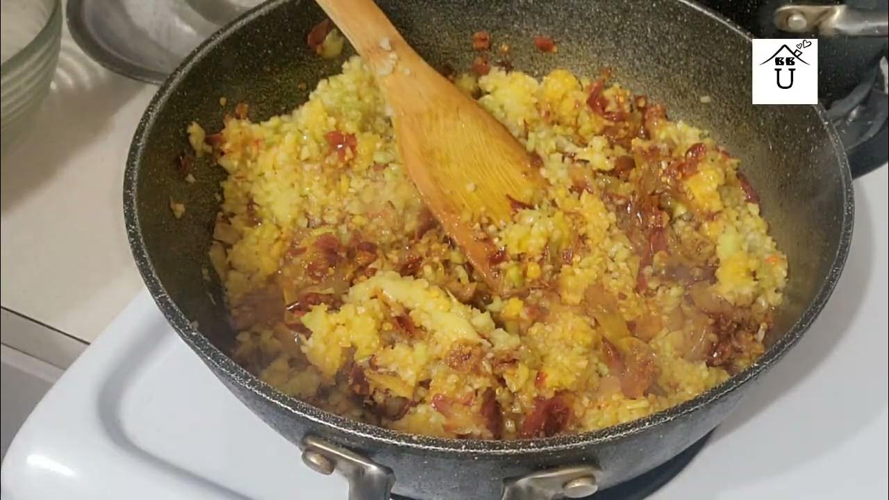 သရက်သီးစိမ်းငပိကြော် ရှူးရှဲ ကြော်နည်း Sour And Spicy Fried Mango With