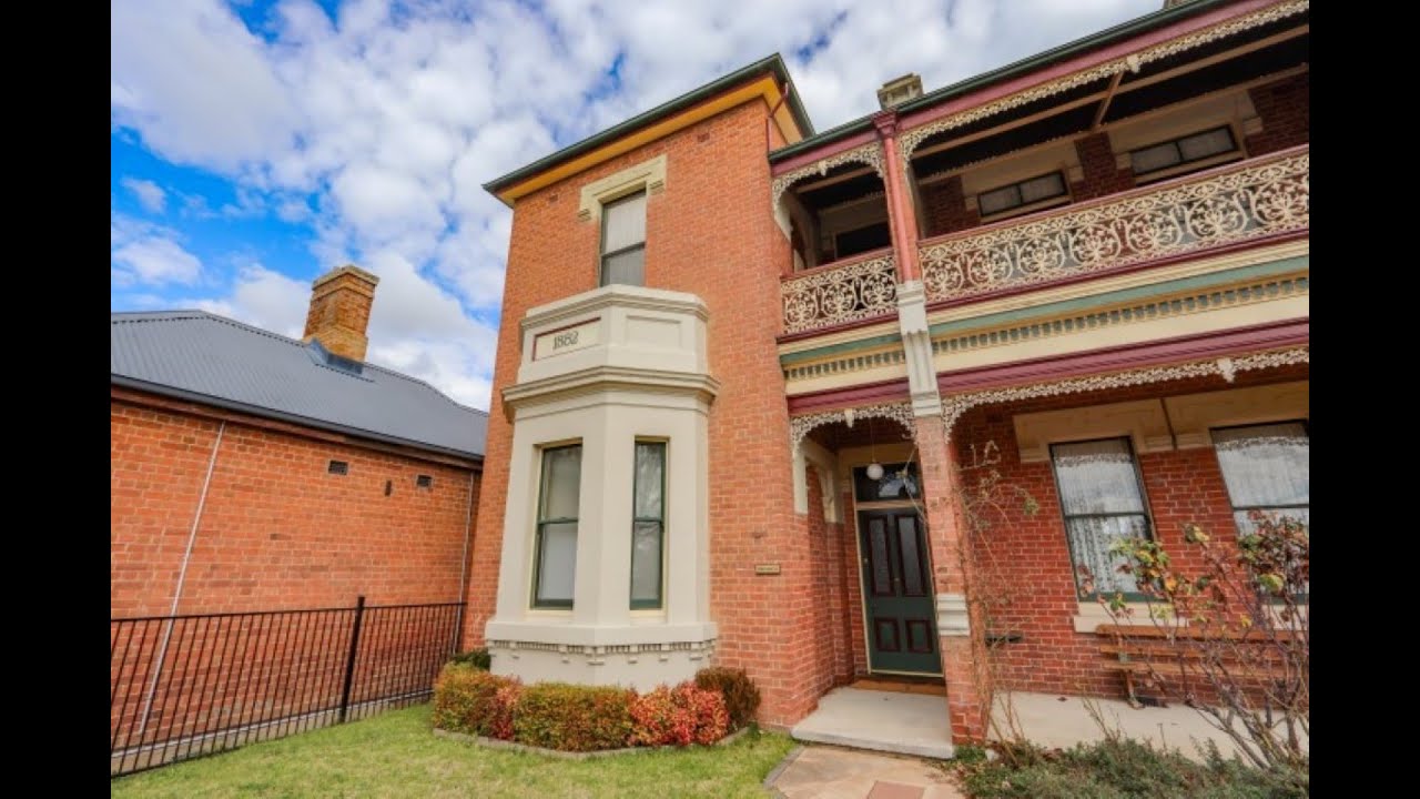 202 Russell Townhouse, Bathurst NSW-m Video Tour - YouTube