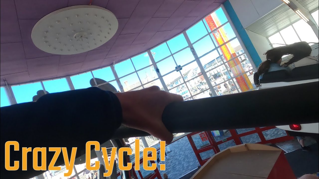 Crazy Frog- (Amanda Goss And Ann O'Connor) onride Curry's Fun Park ...