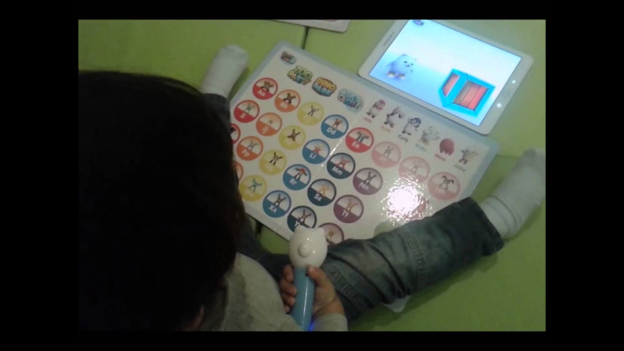 Bebé políglota de 20 meses aprendiendo los fonemas con First Step ...