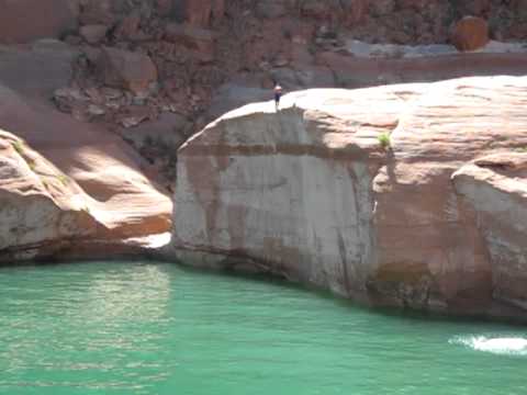 cliff jumping at lake powell - YouTube