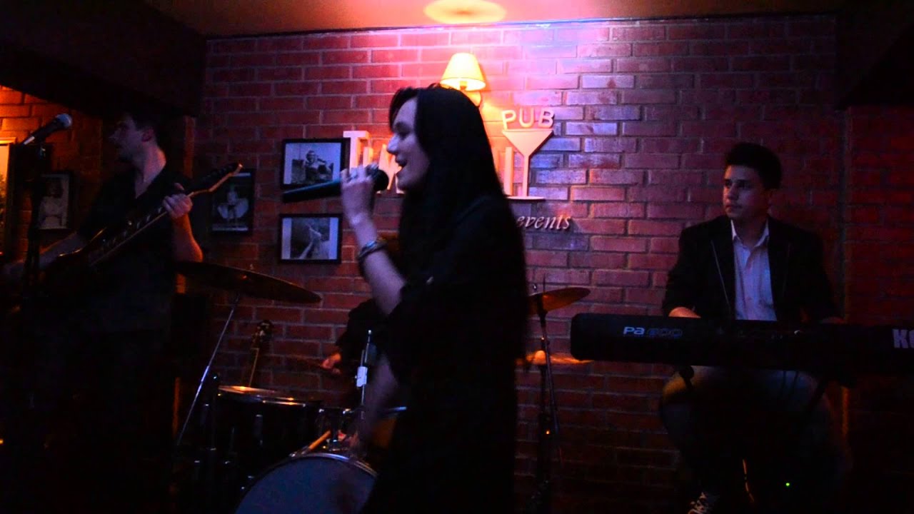 Overnight Band - I love Rock n Roll (Joan Jett) @ Time out Roman - YouTube