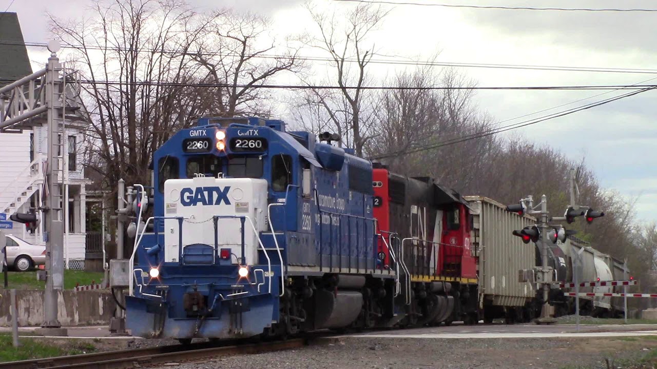 EMD GMTX Geep Leads CN Local Train 537 through Moncton, NB - YouTube