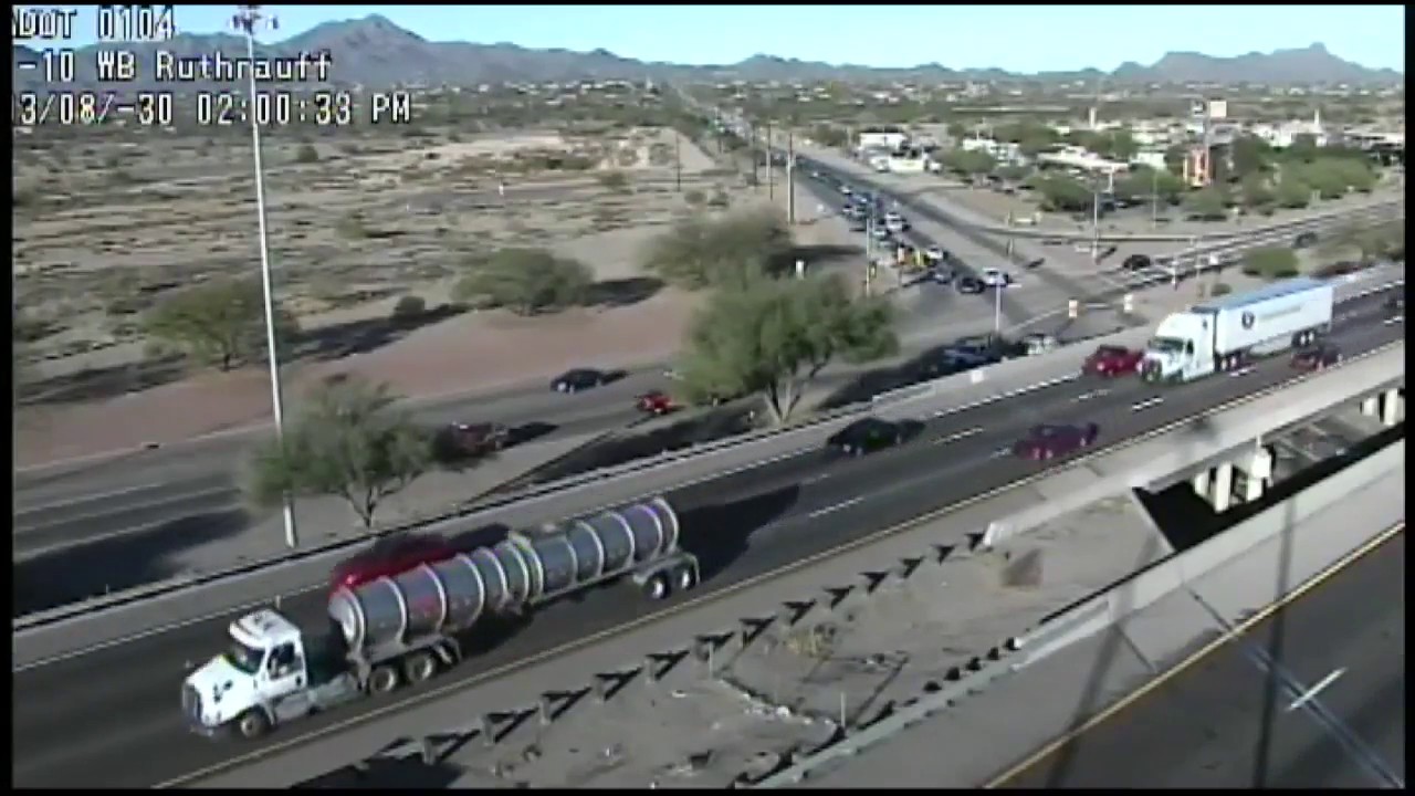 Two-vehicle wreck at I-10 and Ruthrauff cleared - YouTube