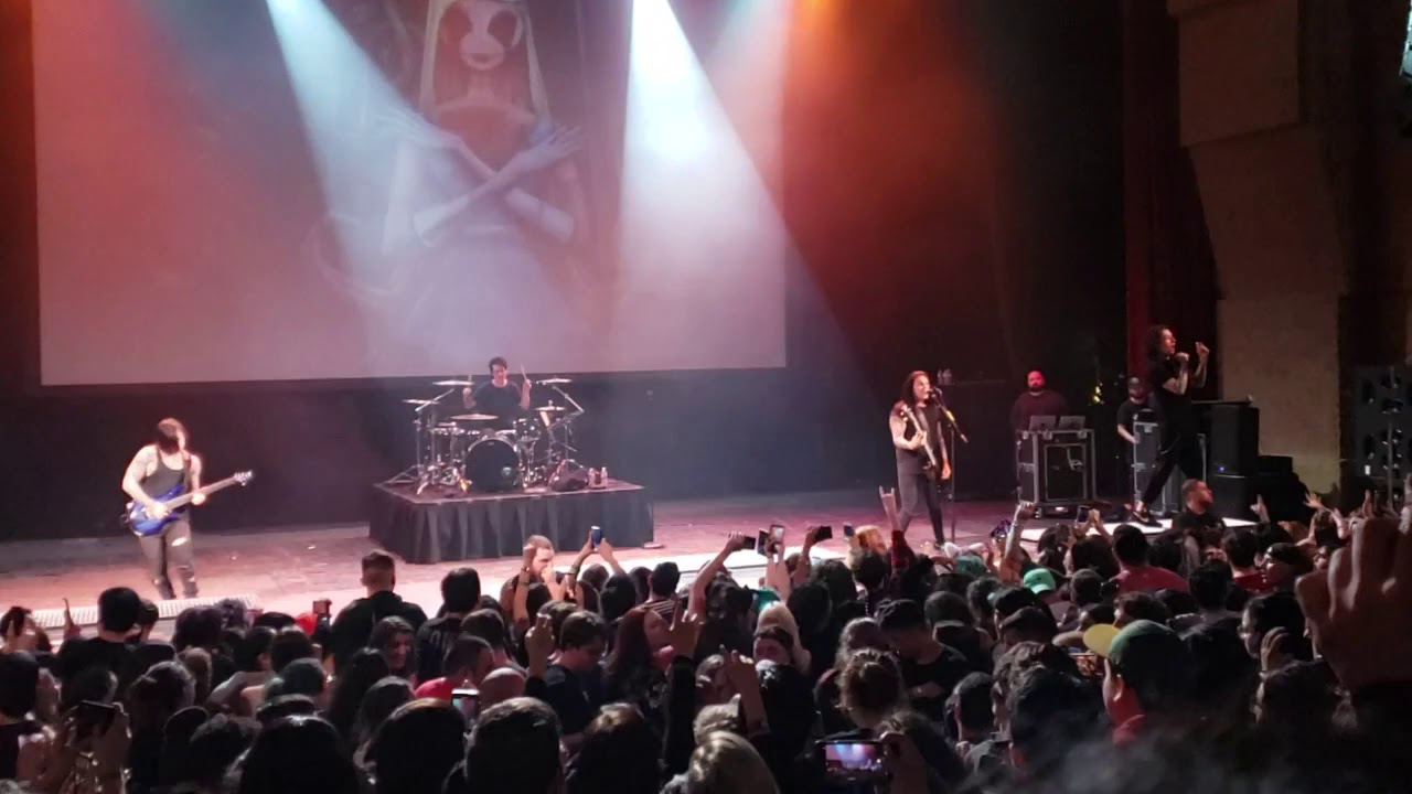 Falling In Reverse - DRUGS Live 2020 - YouTube