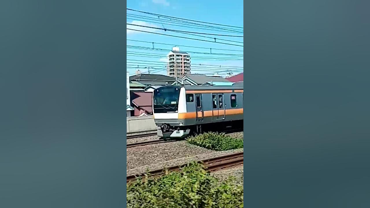 E233系0番台H56編成9893M試運転平塚駅付近追い抜きシーン - YouTube