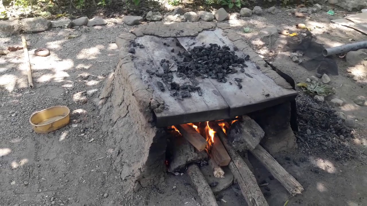How to make pandesal in pugon/earthen oven during covid 19 in Palawan ...